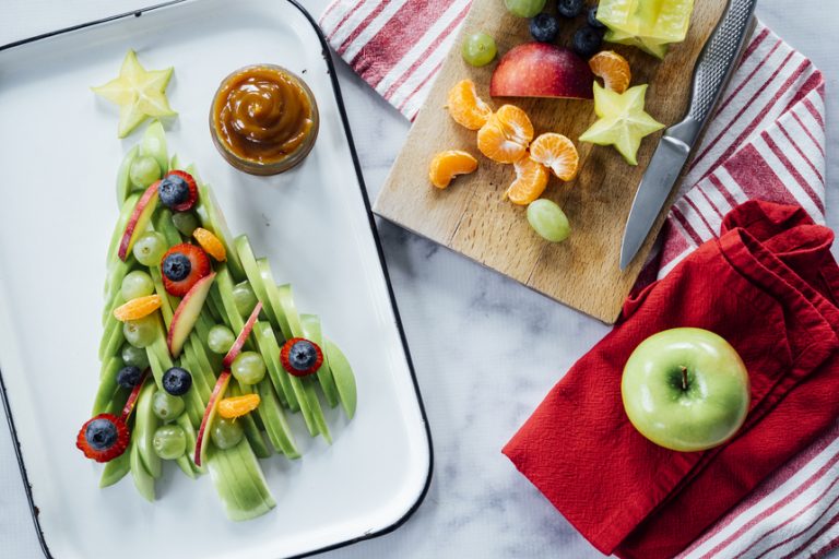 How to Make Christmas Tree-Shaped Snacks and Desserts - Kitchen Tips ...