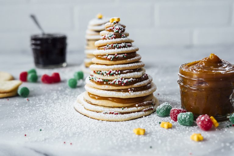 How to Make Christmas Tree-Shaped Snacks and Desserts - Kitchen Tips ...